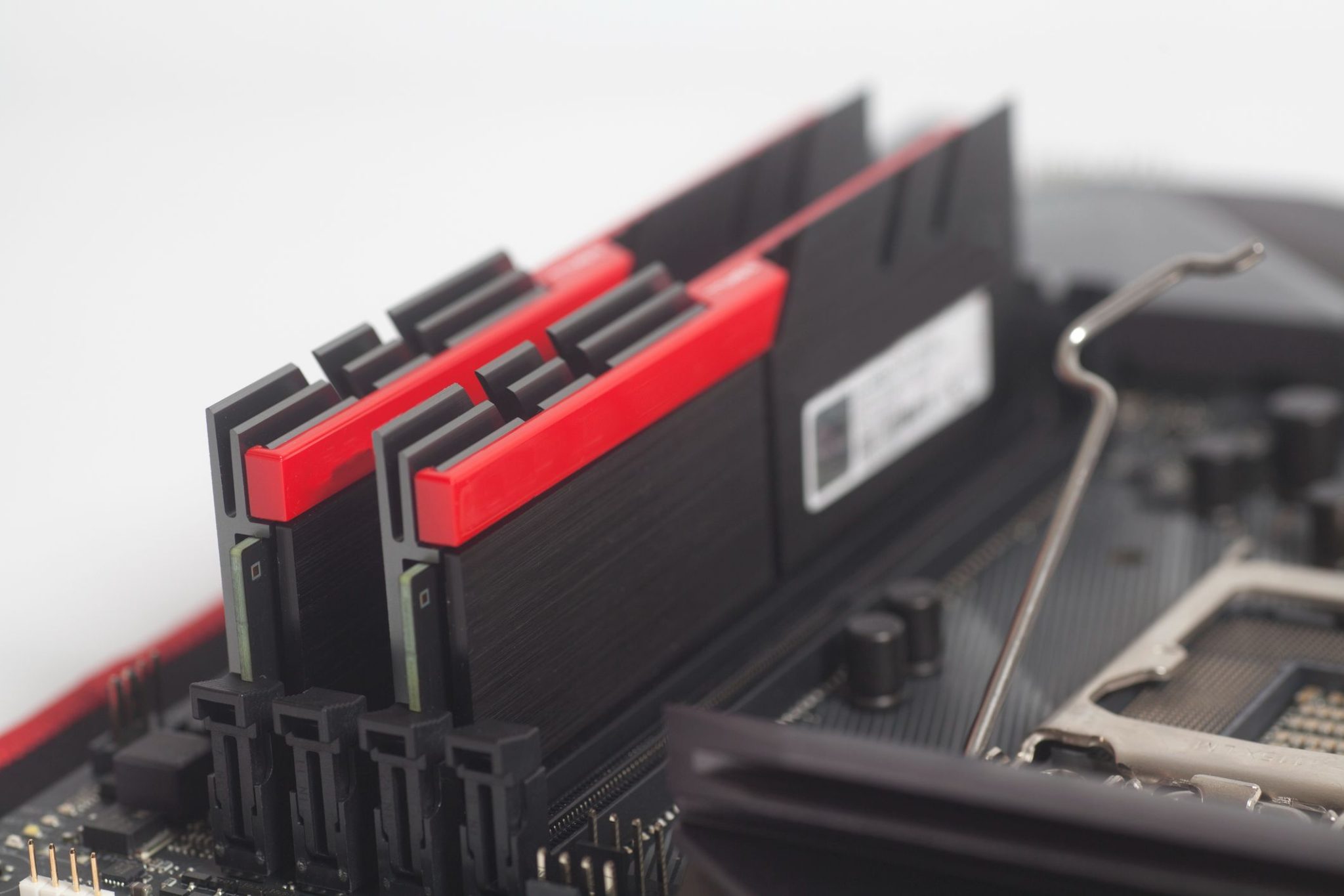 Memória RAM DDR4: confira características e benefícios